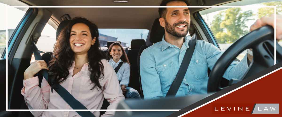 Flying vs. Driving: What’s Safer This Holiday Season? | Levine Law